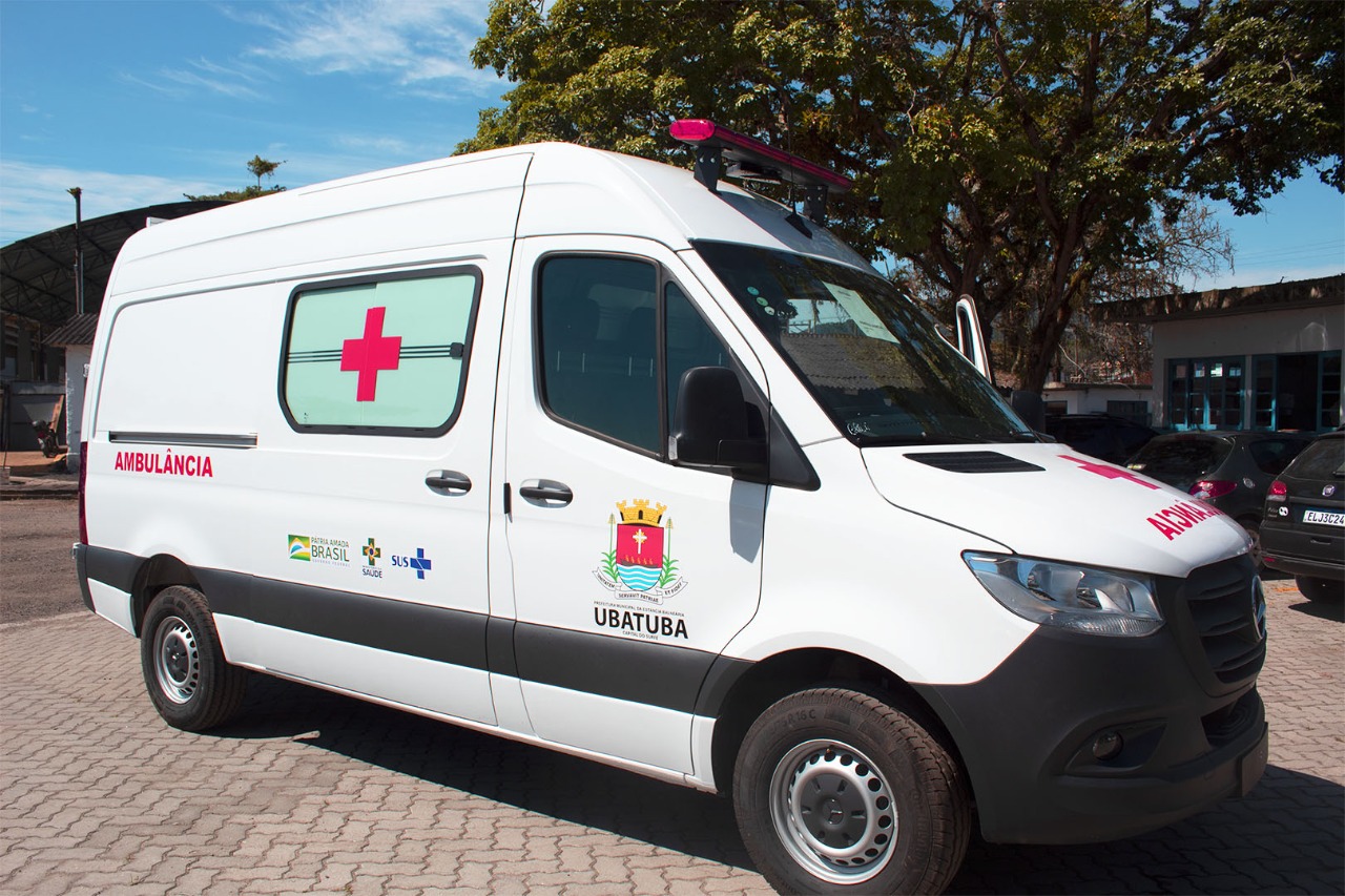 Secretaria de Saúde recebe uma nova ambulância para reforçar a frota ...
