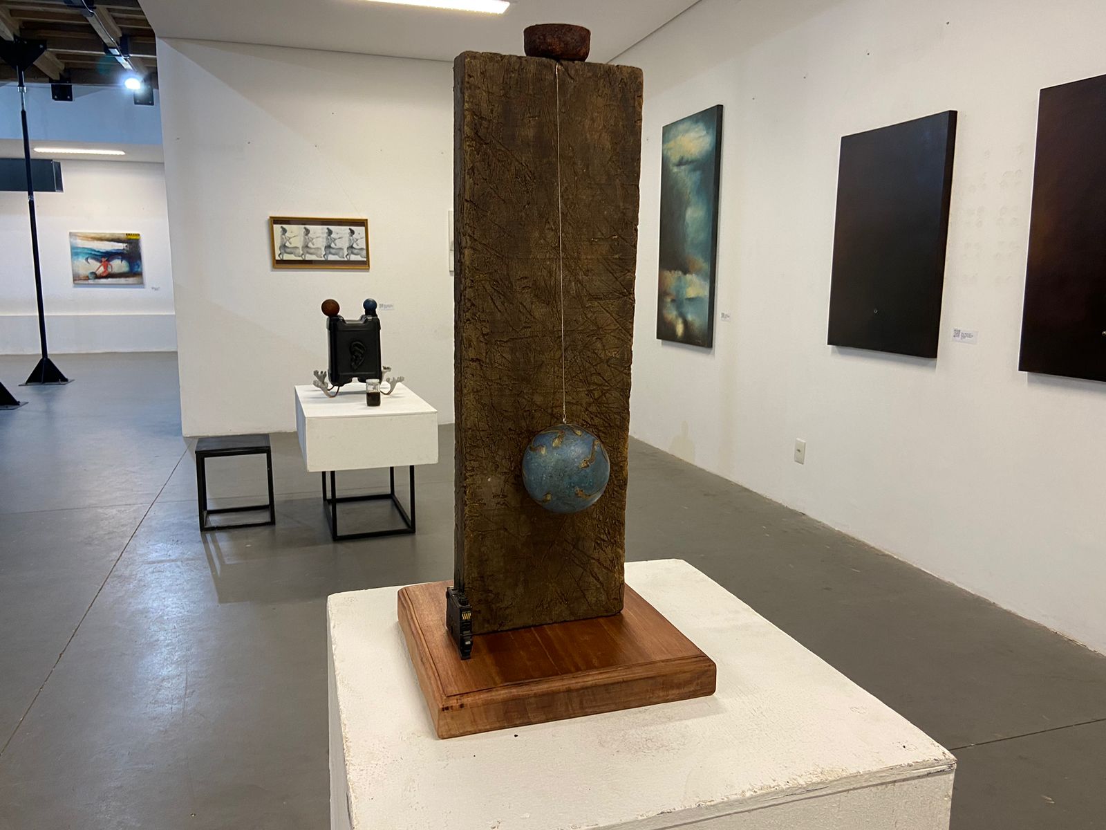 Mostra “Brincando com Esferas” está em exposição no Teatro até dia 15 ...